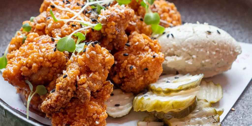 Flamingo Joe's: 50% off the first table of the night with First Table