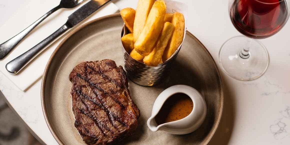 Ralph & Finns: 50% off the first table of the night with First Table