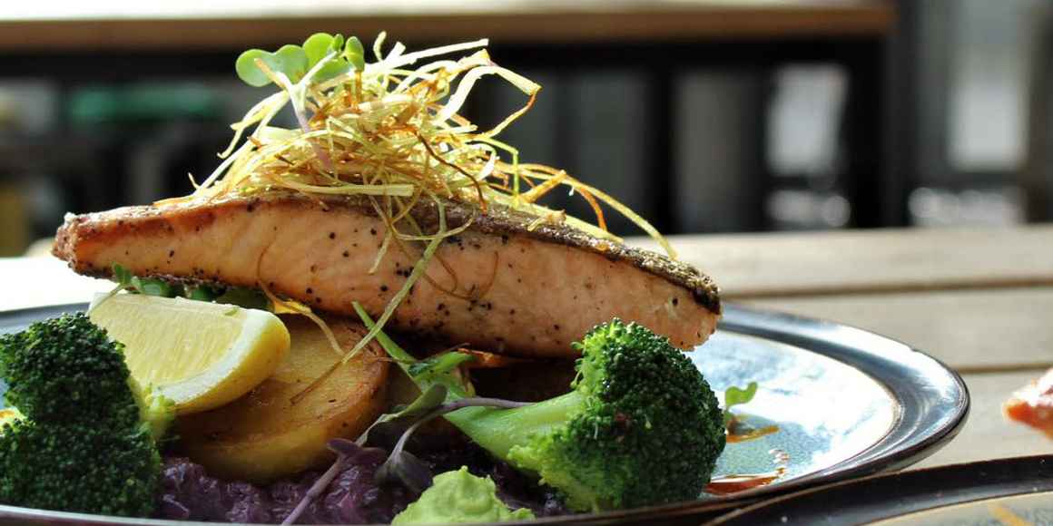 The Roaming Giant: 50% off the first table of the night with First Table