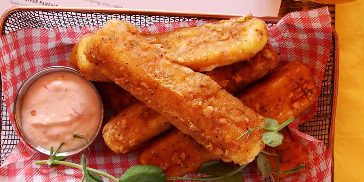 Flamingo Joe's: 50% off the first table of the night with First Table