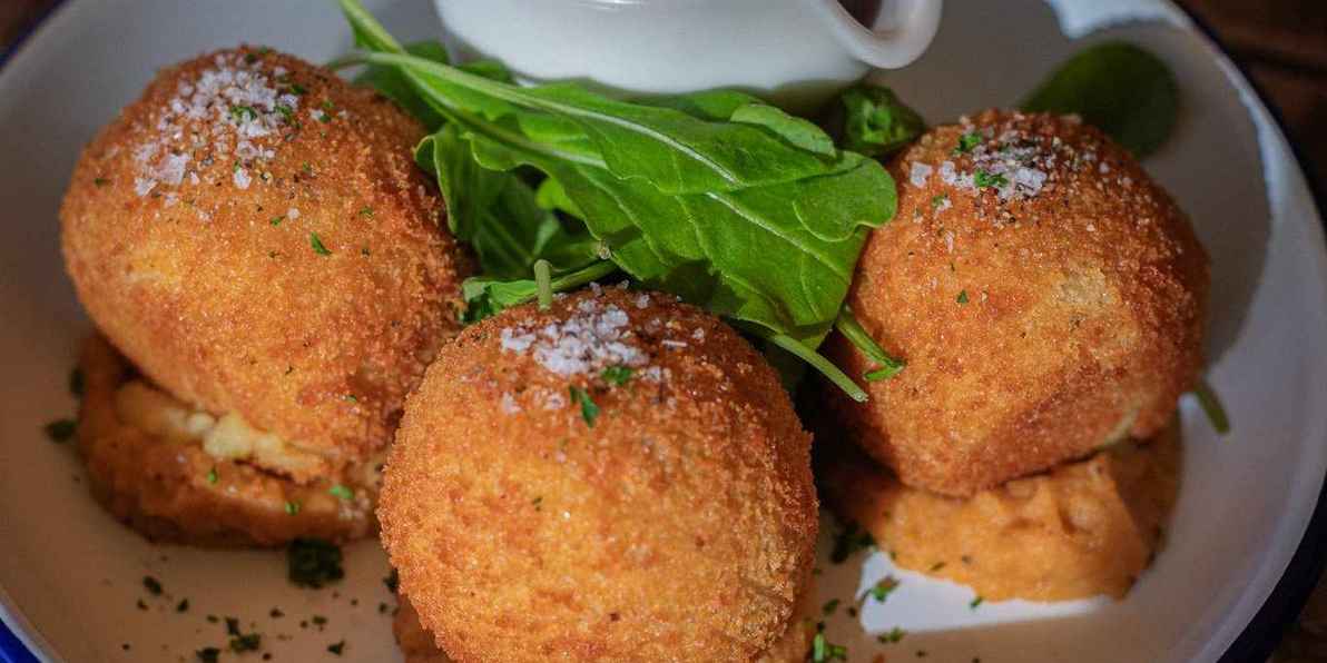 Sprig + Fern Tavern Tahuna: Book any time at everyday prices