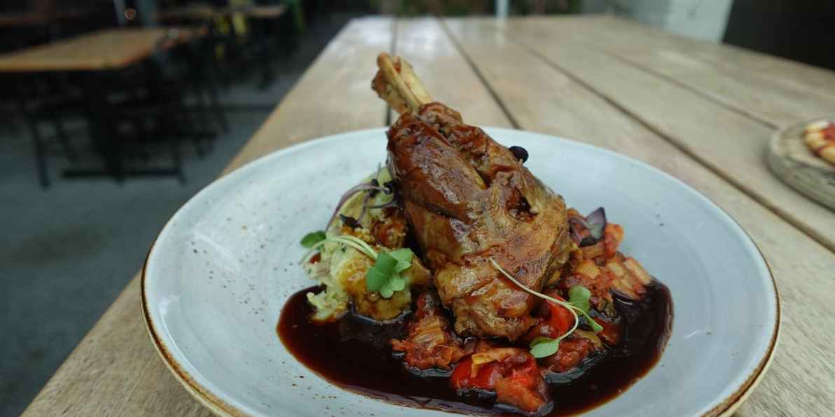 The Roaming Giant: 50% off the first table of the night with First Table