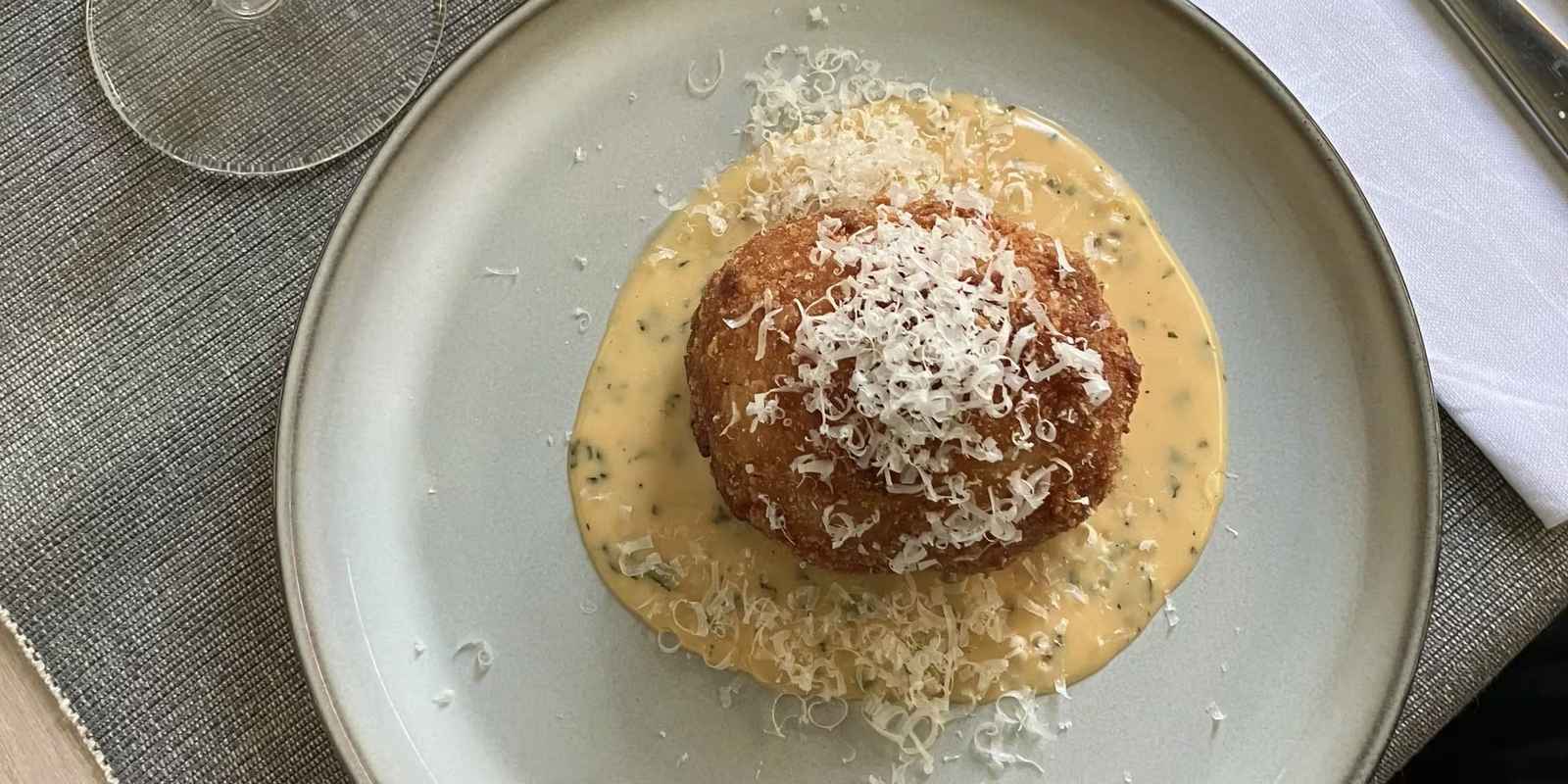 bonbon: 50% off the first table of the night with First Table