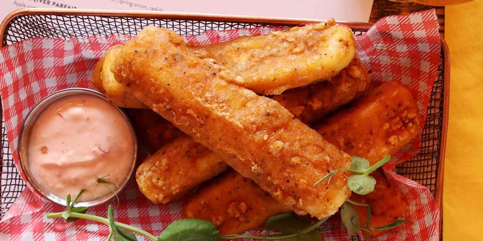 Flamingo Joe's: 50% off the first table of the night with First Table