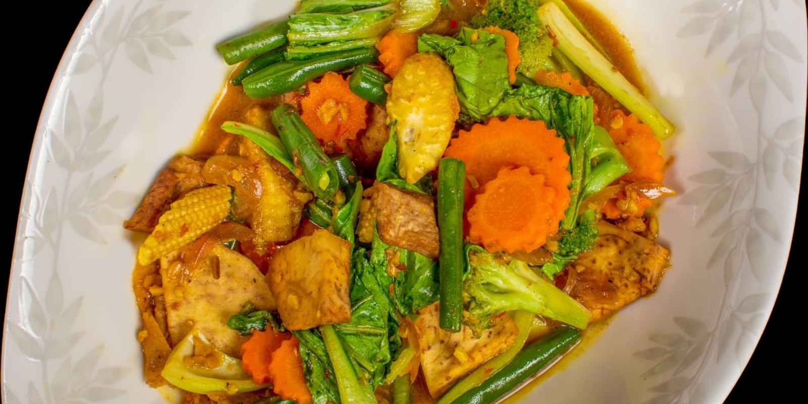 La Ruby Thai: 50% off the first table of the night with First Table