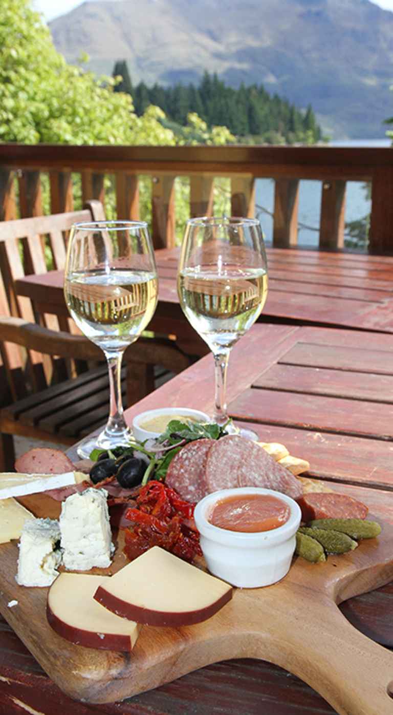 Póg Mahone's Irish Pub: 50% off the first table of the night with First ...