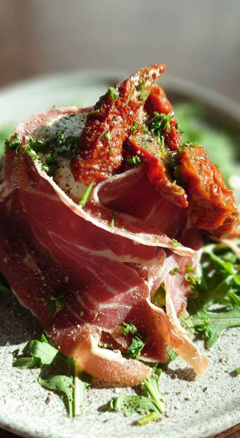 Veeno: 50% off the first table of the night with First Table