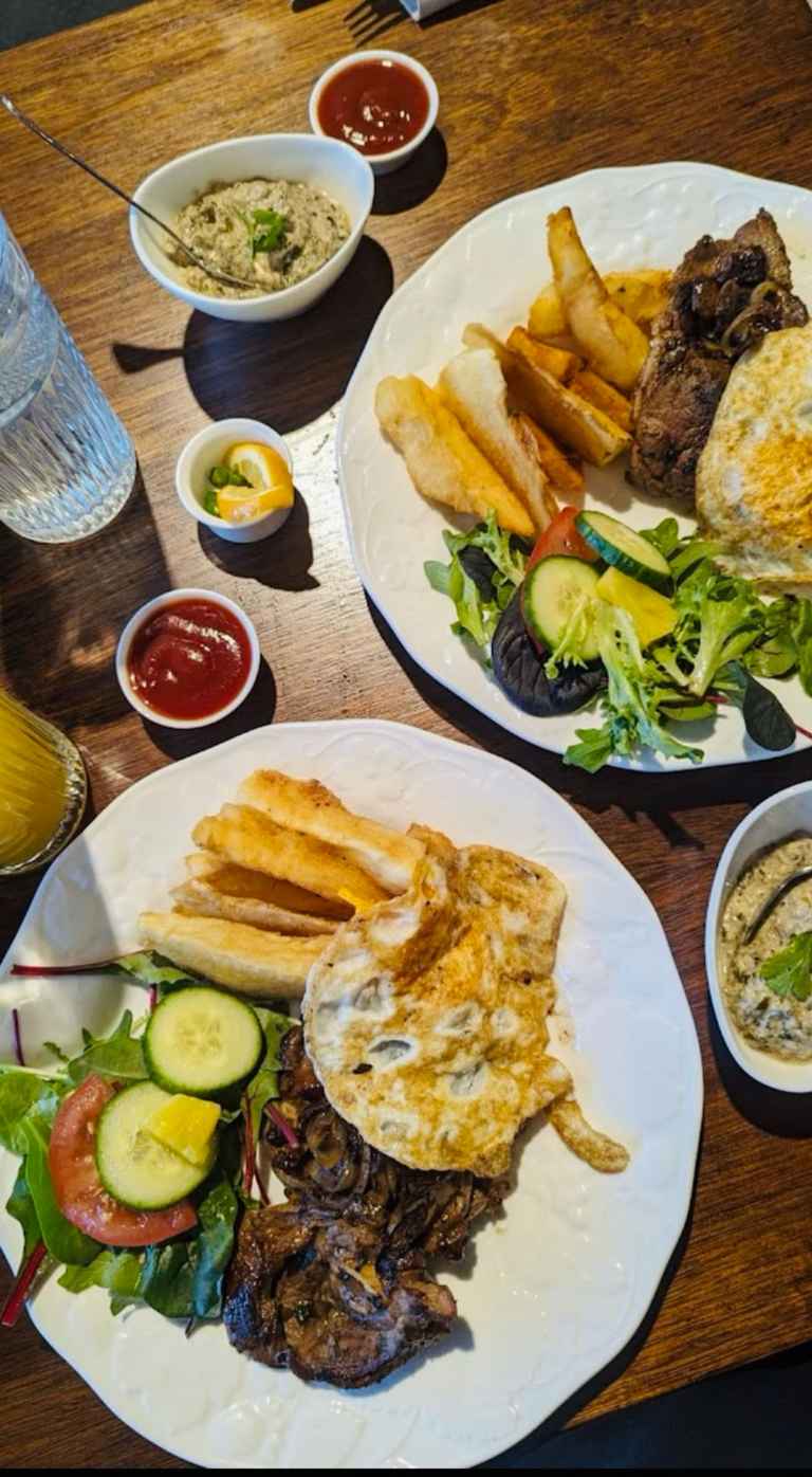 Blooming House: Book any time at everyday prices