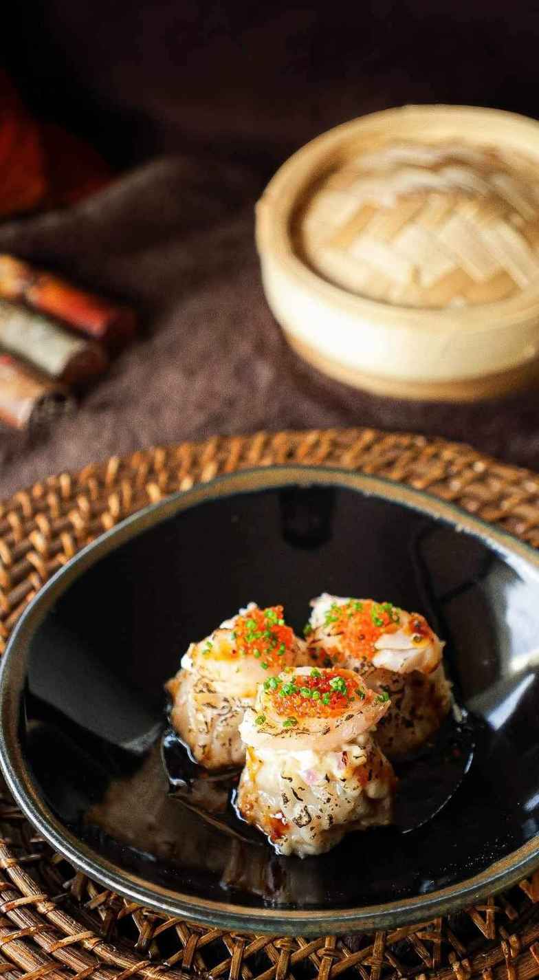 Manu Restaurant: 50% off the first table of the night with First Table