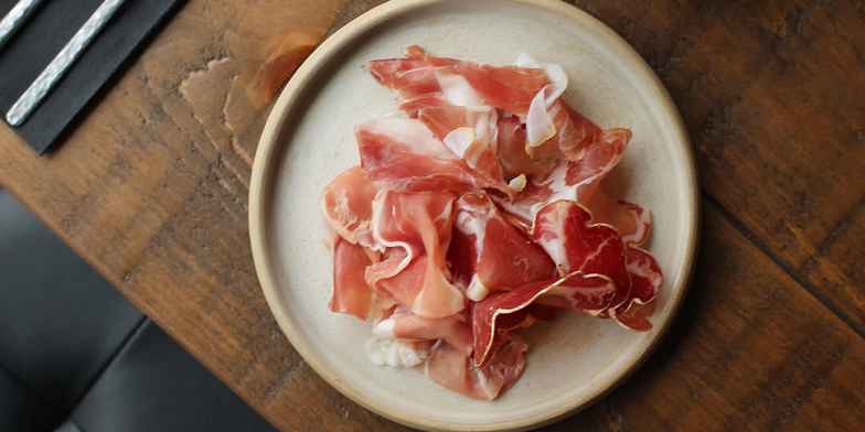 One Fish Street: 50% off the first table of the night with First Table