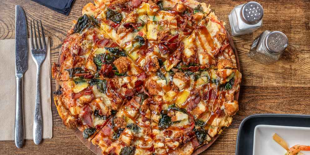 Catch 22 Cafe & Bar: 50% off the first table of the night with First Table